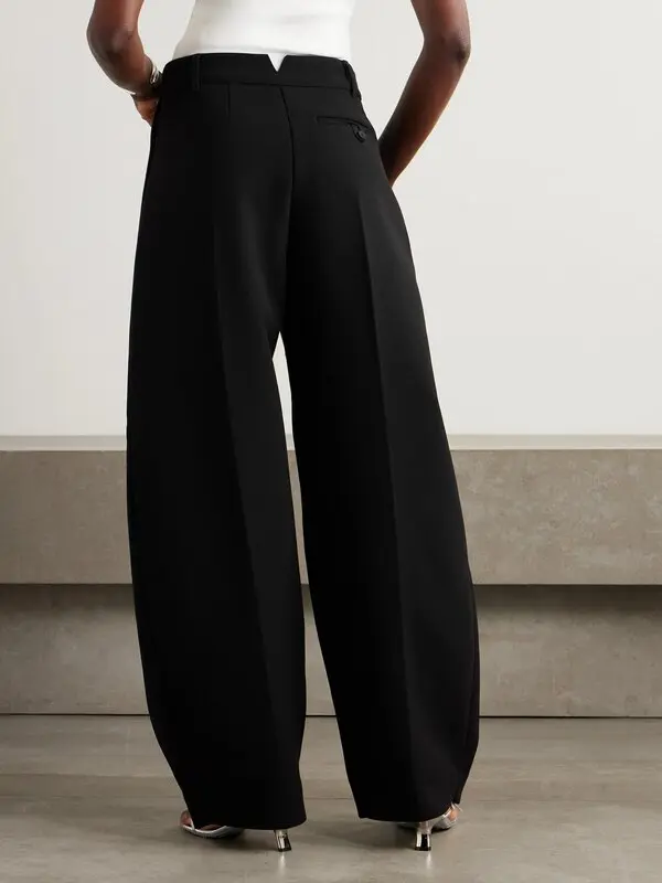 Jacquemus The Ovalo Pleated Crepe Pants