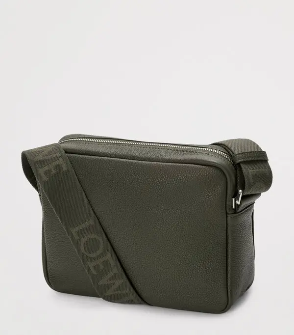 Loewe Pebble Medium Messenger Bag - Green