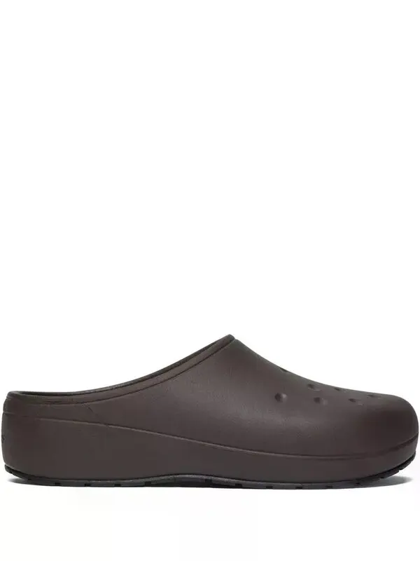 CROCS Classic Clogs - Brown
