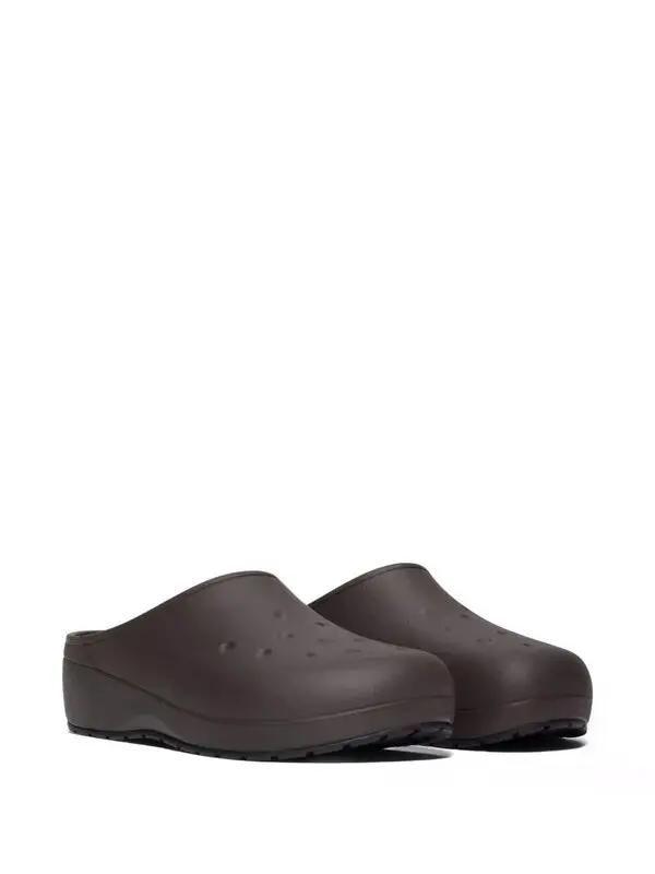 CROCS Classic Clogs - Brown