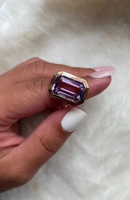 Goshwara Manhattan Cocktail Ring - Purple