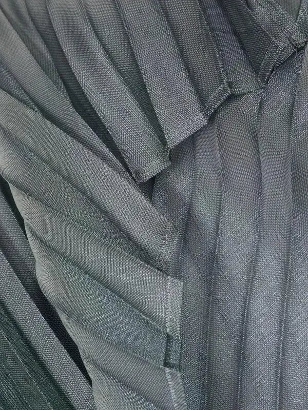 Giorgio Armani Fully-pleated Button Cape