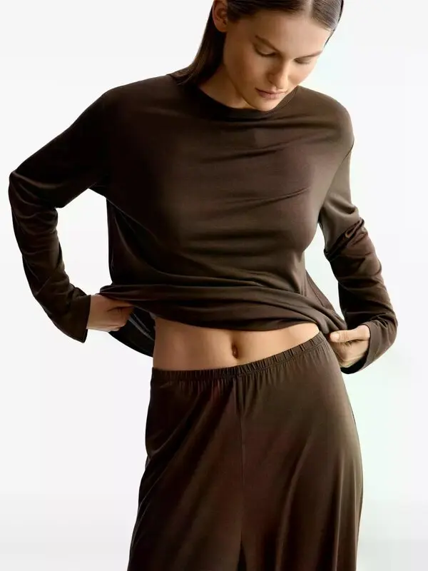 12 STOREEZ Long-sleeve Silk T-shirt