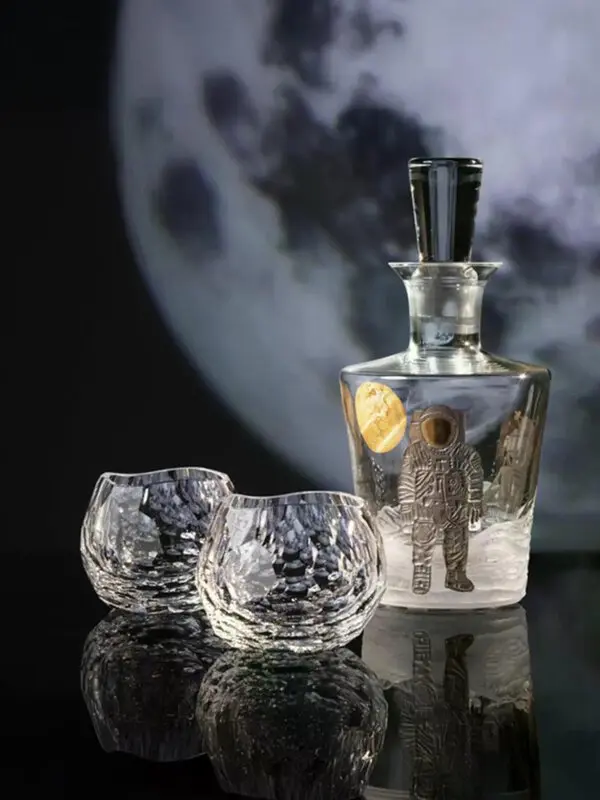 ARTEL Space Race Astronaut Moon-landing Decanter Set