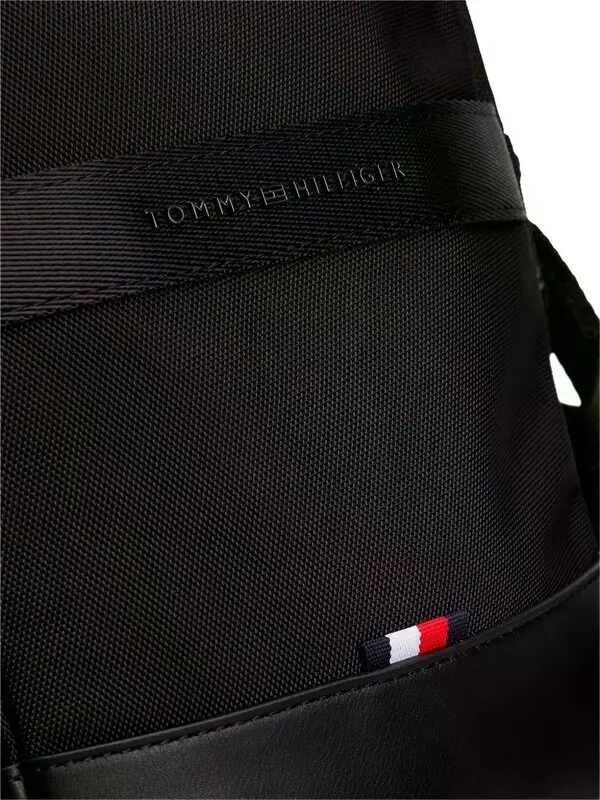 Tommy Hilfiger Logo-plaque Shoulder Bag