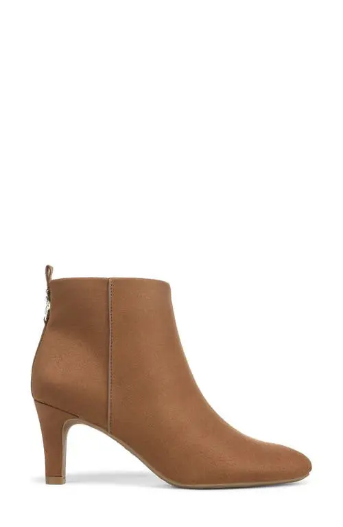 LIFESTRIDE Glow Bootie