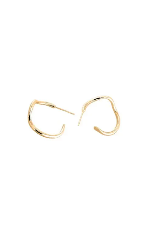 PIERETTI Noele Medium Wave Hoop Earrings - Gold Plate