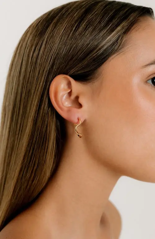 PIERETTI Noele Medium Wave Hoop Earrings