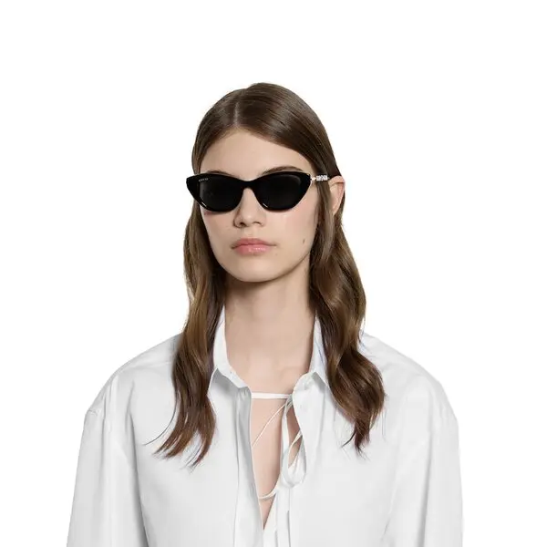 Gucci Cat Eye Sunglasses - Black
