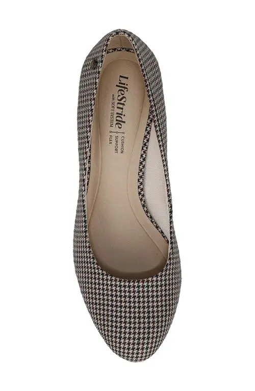 LIFESTRIDE Parigi Pump - Beige Multi