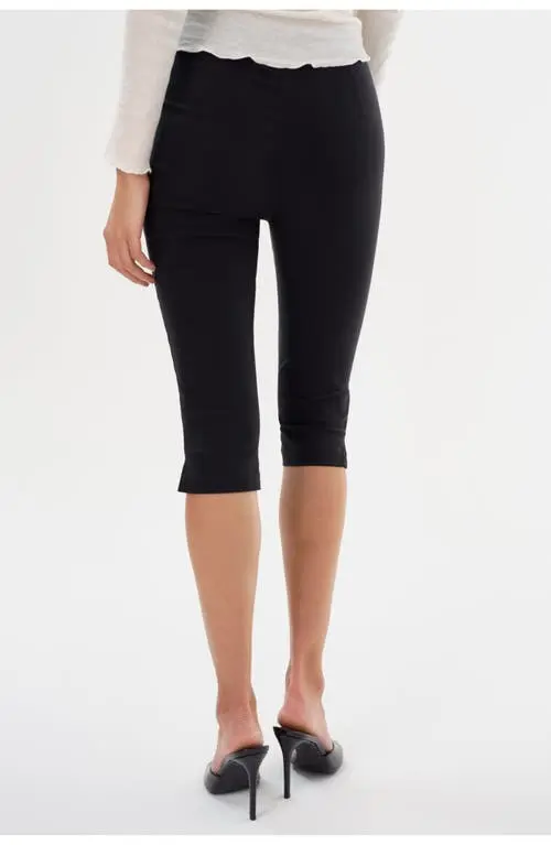 LAMARQUE Stretch Twill Capri - Black