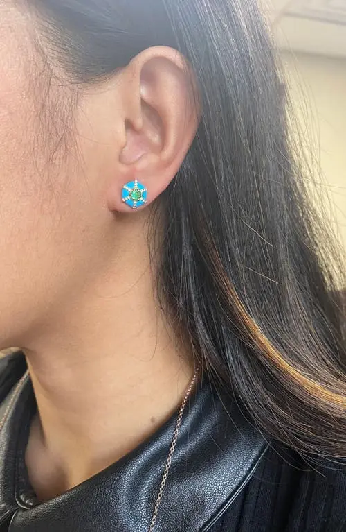 Goshwara Queen Hexagon Stud Earrings