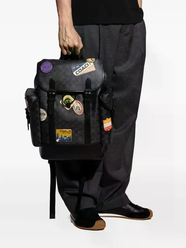 【美品】COACH Hitch Backpack Black 通勤通学 Coach Hitch Backpack | Black | FARFETCH