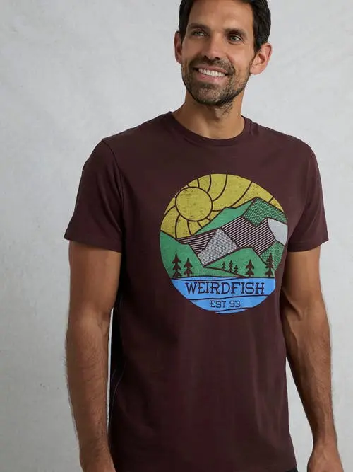 WEIRD FISH Foothills Front Print T-shirt - Mulled Wine