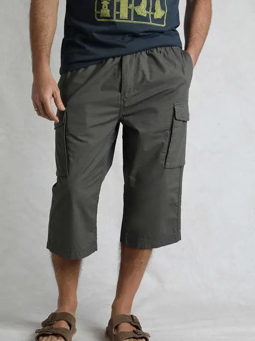 WEIRD FISH Summersville 3/4 Length Cargo Trousers - Dark Grey
