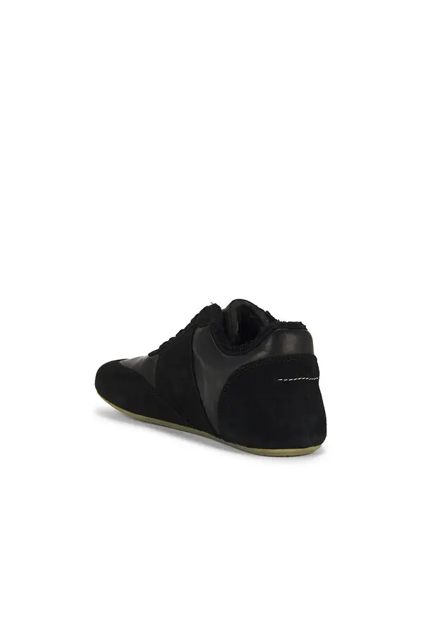 MAISON MARGIELA Low Top Sneakers - Black