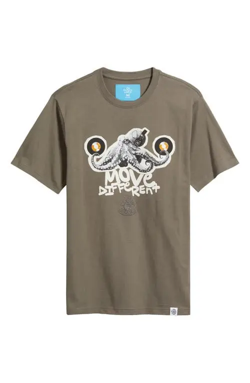 VIC GARCIA WORLD Move Different Graphic T-shirt - Graphite
