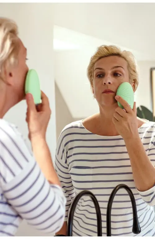 Foreo Luna 4 Combination Skin Cleansing & Firming Device - Pistachio