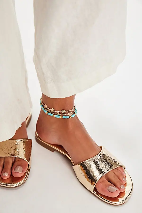 VICENZA Flat Sandals - Light Gold