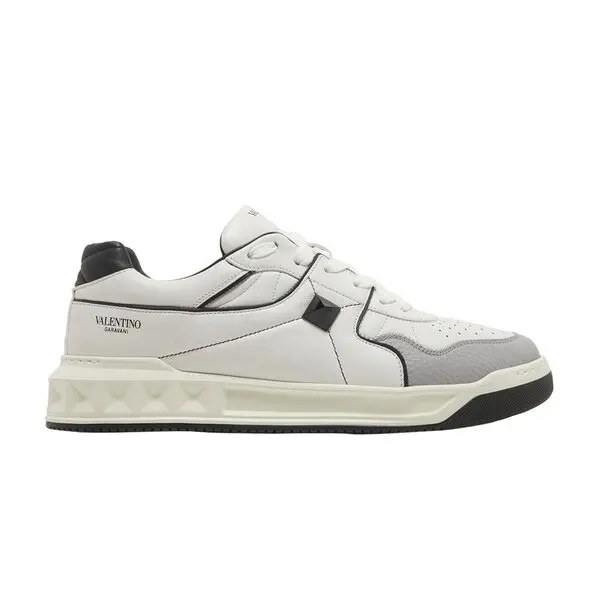 Valentino Garavani One Stud Low Top Sneaker
