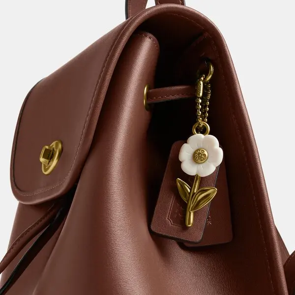 U264美品 オールドコーチ リュックサック　バックパック ターンロック レッド レザー USA ゴールド金具 COACH Backpack Turn Lock Coach Turnlock Backpack - Brass/Redwood | Editorialist