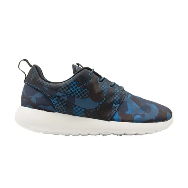 Nike Roshe Run Printed Sneaker