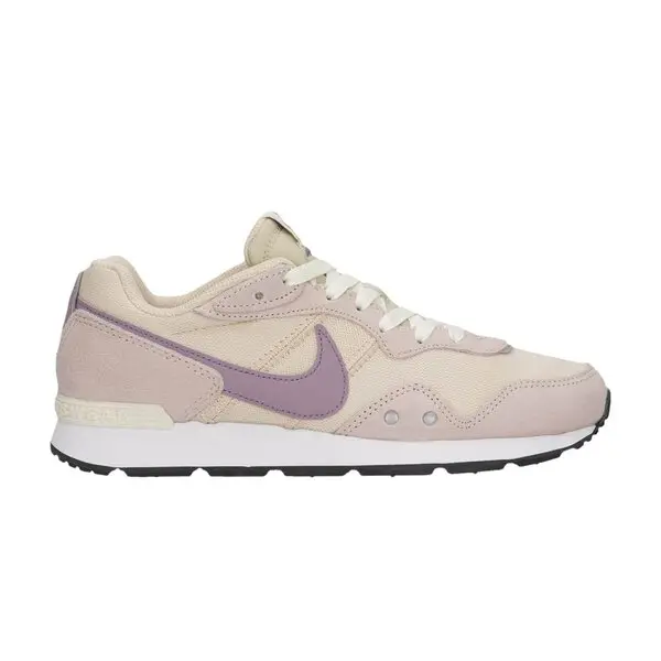 Nike Venture Runner Sneakers - Tan