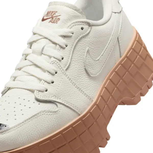 Jordan 1 Brooklyn Low Sneakers - White | Editorialist