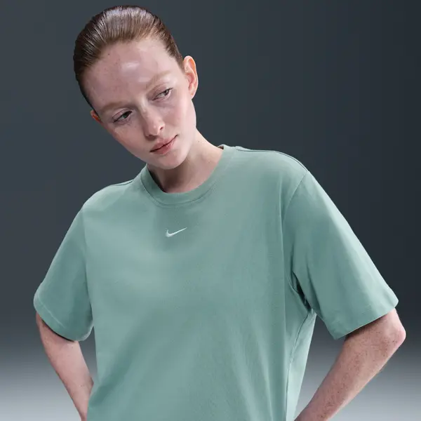 Nike Sportswear Essential Boxy T-shirt - Green