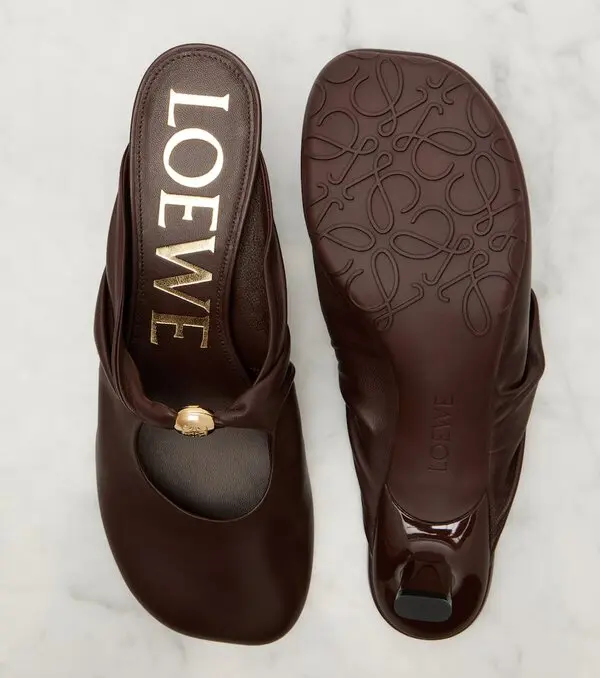 Loewe Pebble 45 Leather Mules - Brown