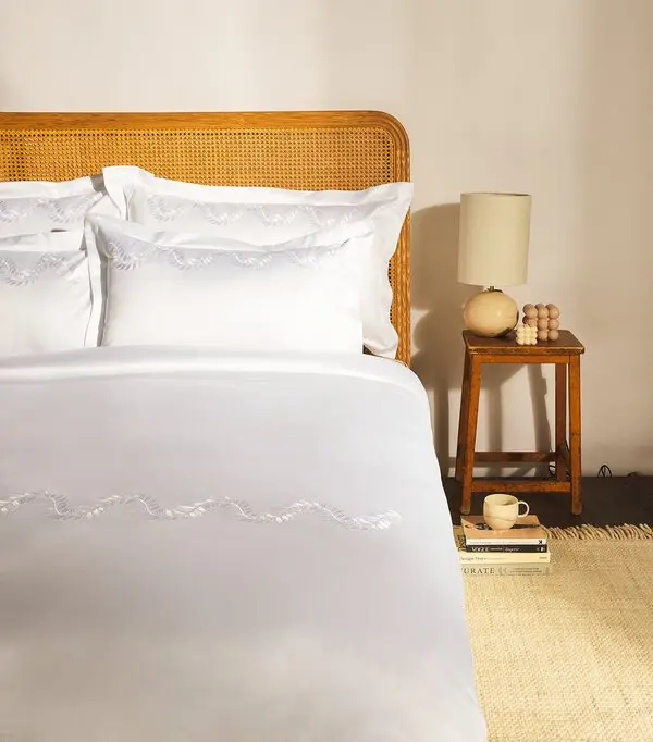 PETER REED Cotton Embroidered Laurels Oxford Pillowcase