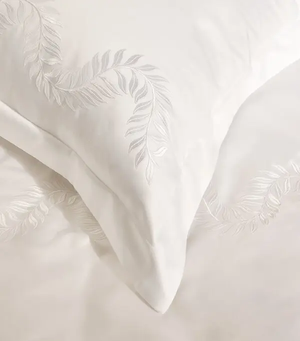 PETER REED Cotton Embroidered Laurels Oxford Pillowcase