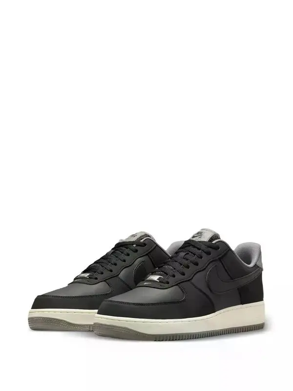 Nike Air Force 1 Low '07 Lv8 Sneakers