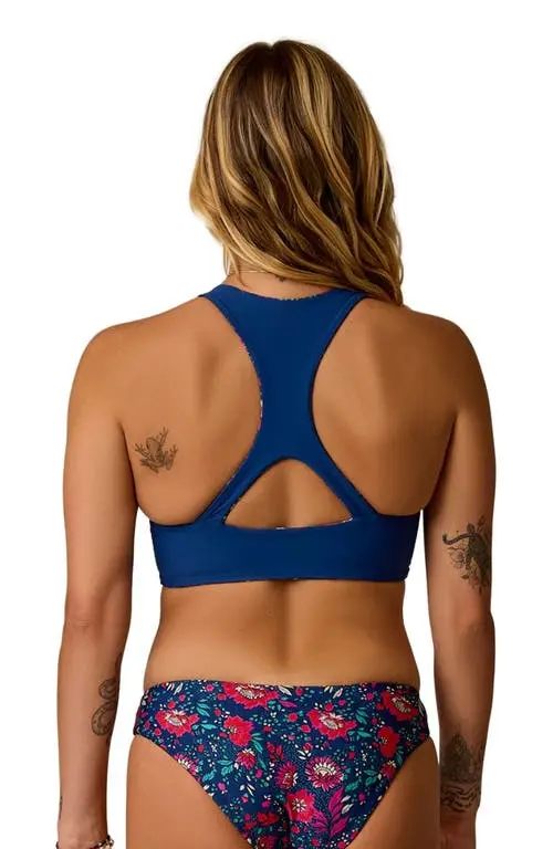 Carve Designs Sanitas Compression Reversible Top - Isla/setsail