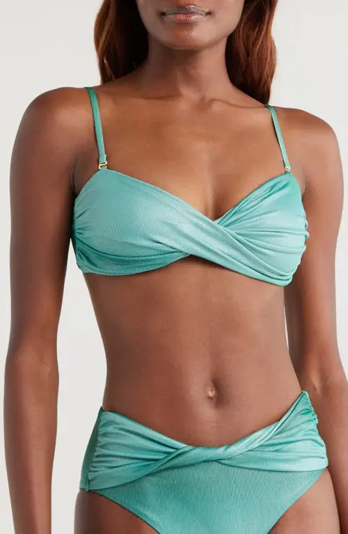 BOAMAR Kai Twist Bikini Top