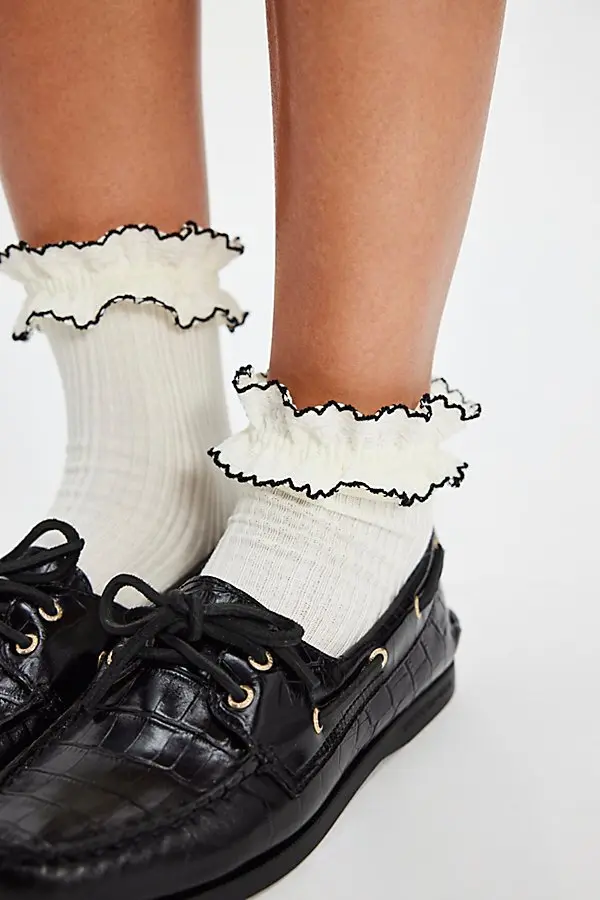 HIGH HEEL JUNGLE Sheer Frilly Socks - White