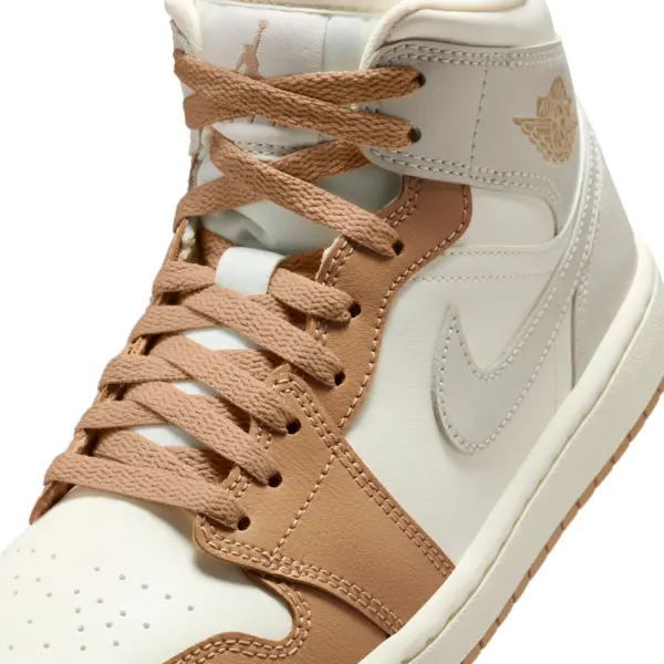JORDAN 1 Mid Sneakers