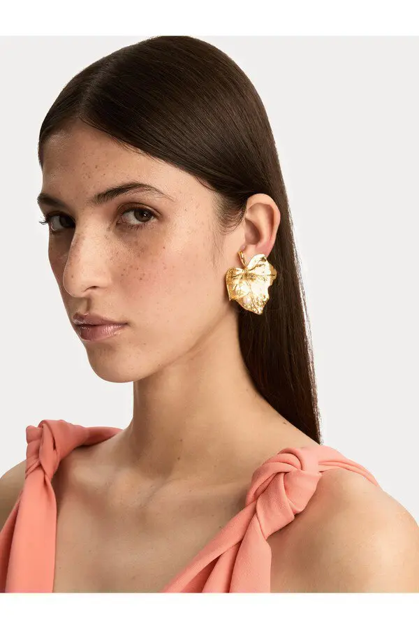 Oscar De La Renta Ivy Leaf Clip-on Earrings - Gold
