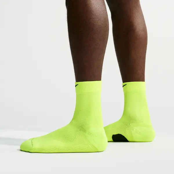 Nike Run Midweight Running Micro-crew Socks - Yellow