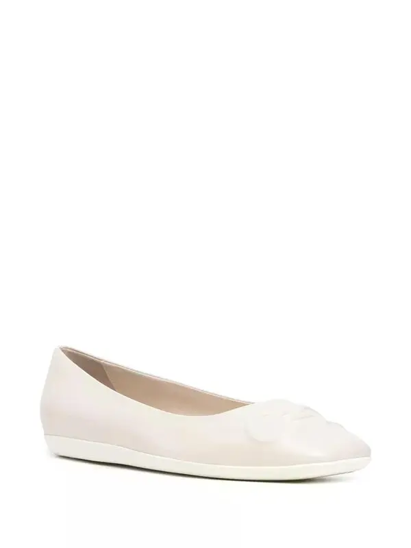 FERRAGAMO Gancini Embossed Ballerina Shoes - White