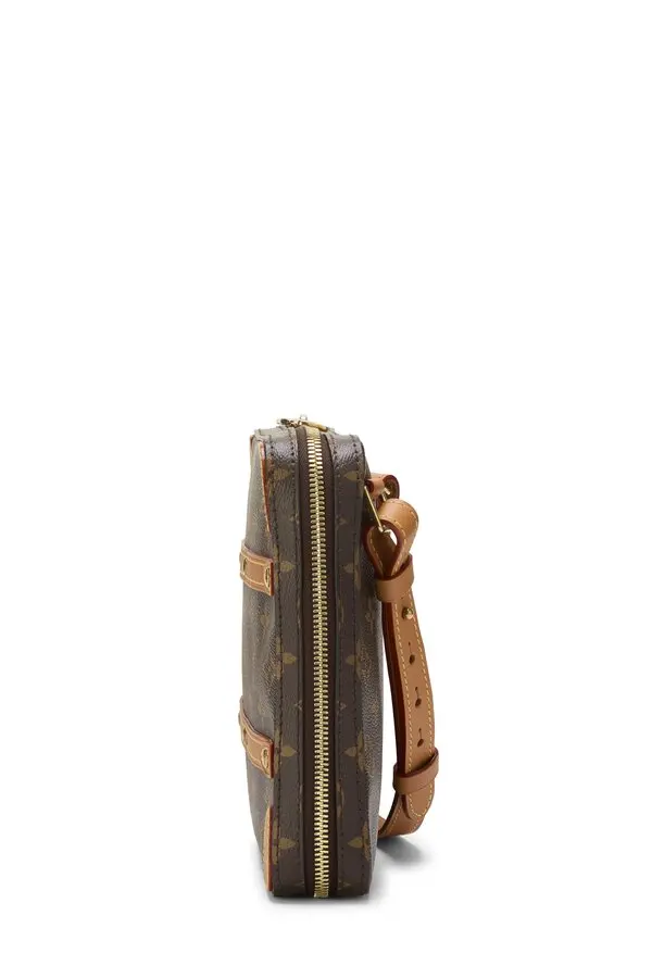 LOUIS VUITTON Monogram Soft Trunk Messenger