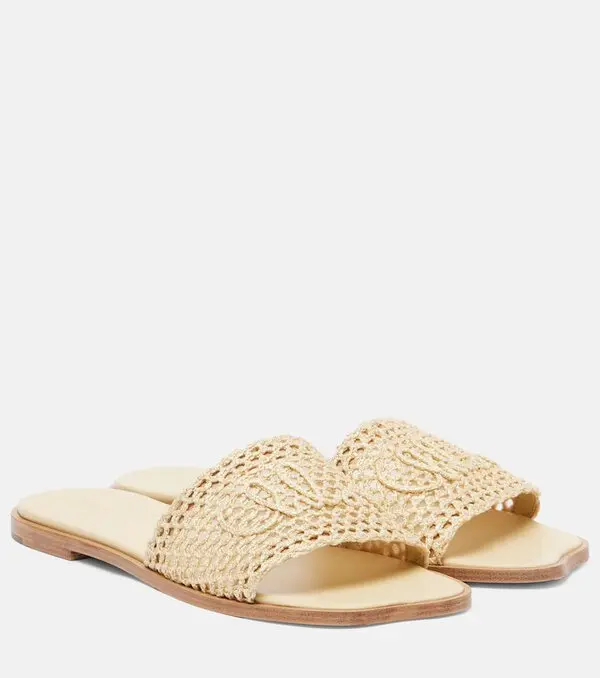 Chloé Soleil Logo Embroidered Slides - Beige