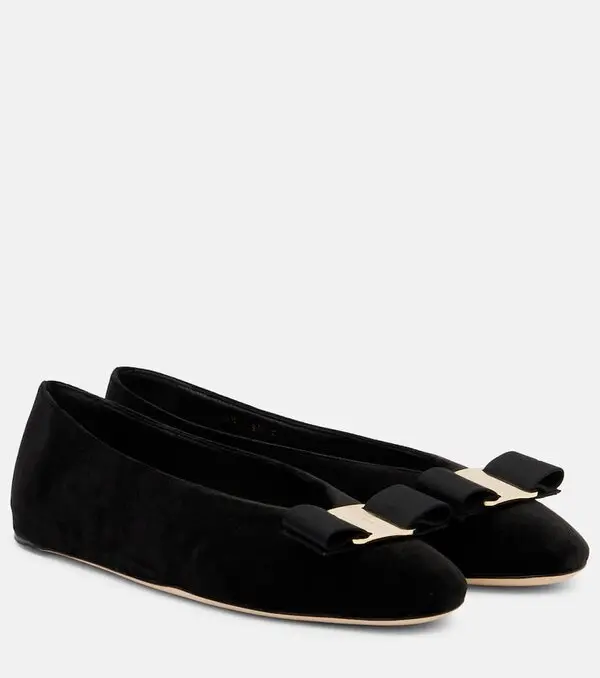 FERRAGAMO Vanna Velvet Ballerina Flats - Black