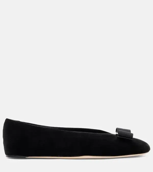FERRAGAMO Vanna Velvet Ballerina Flats - Black