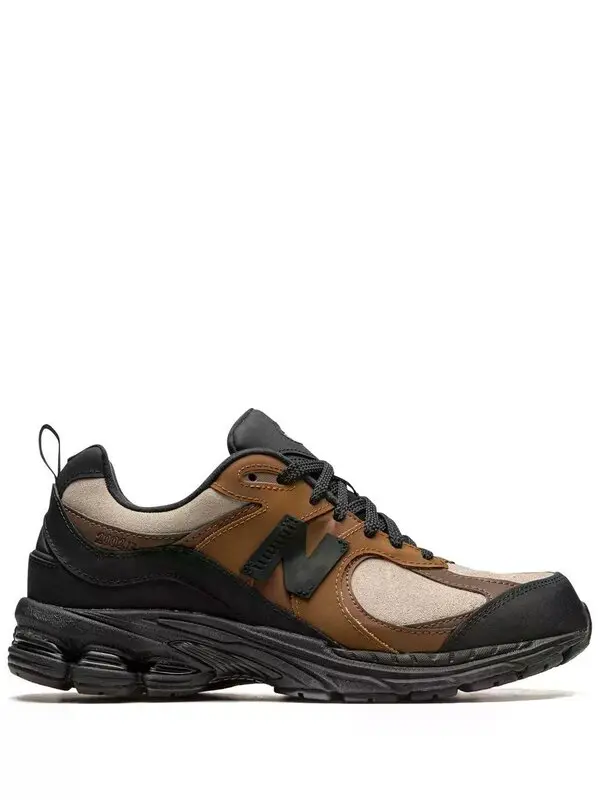 NEW BALANCE X The Basement 2002r Earth Sneakers