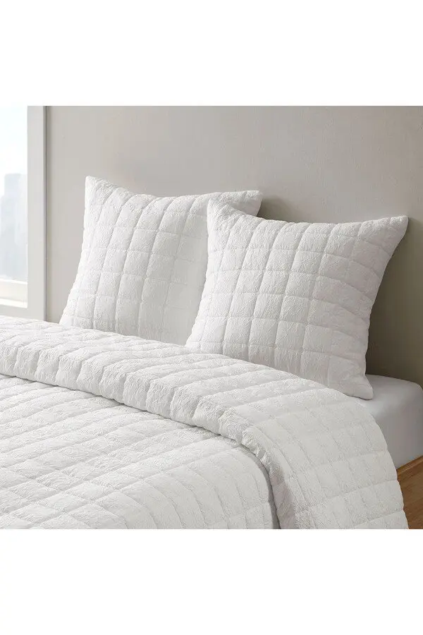 Natori Cocoon Quilt Sham - White