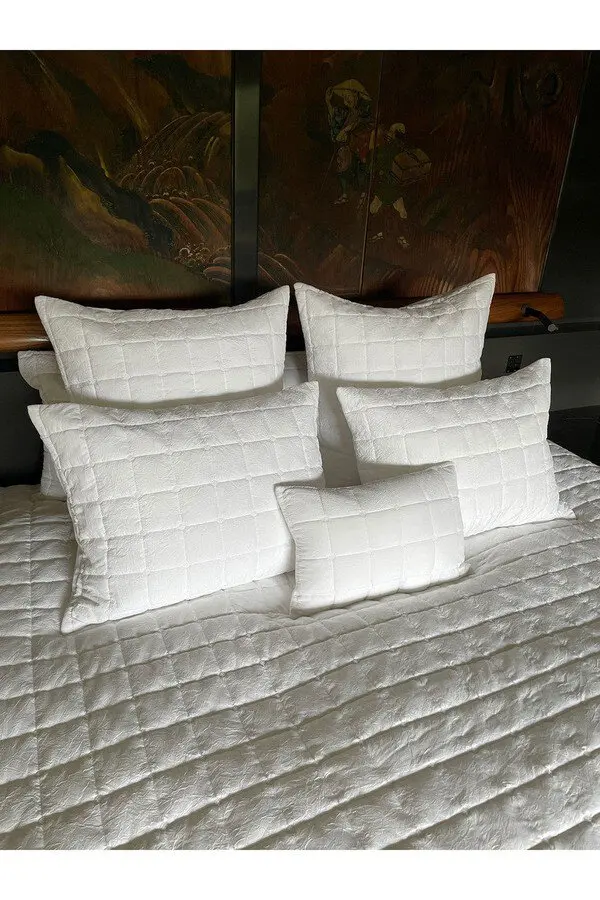 Natori Cocoon Quilt Sham - White