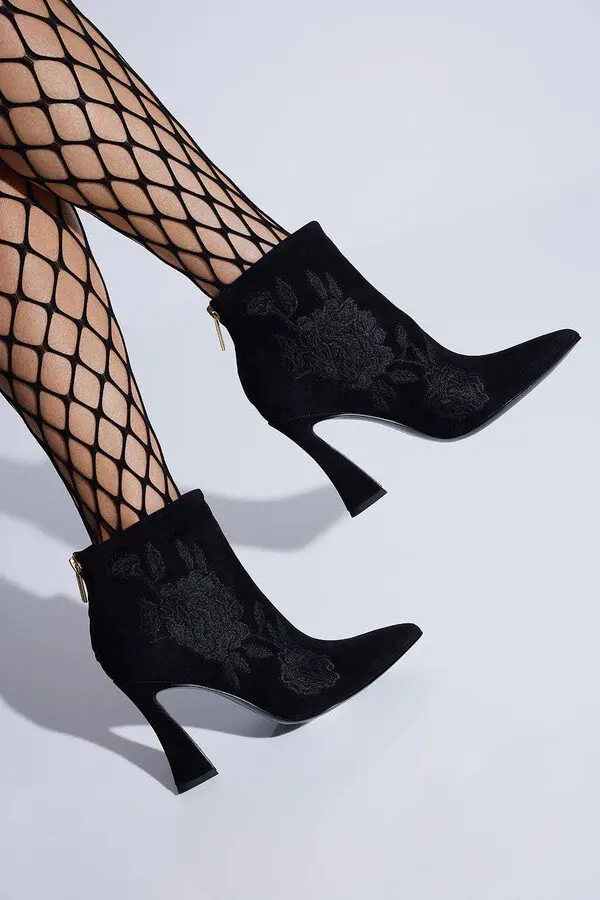 Natori Shugo Embroidery Square Heel Ankle Boot - Black