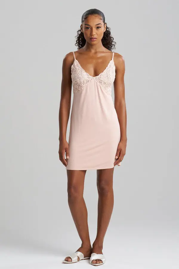 Natori Feathers Essentials Lenzing Ecovero Viscose Lace Chemise - Neutral