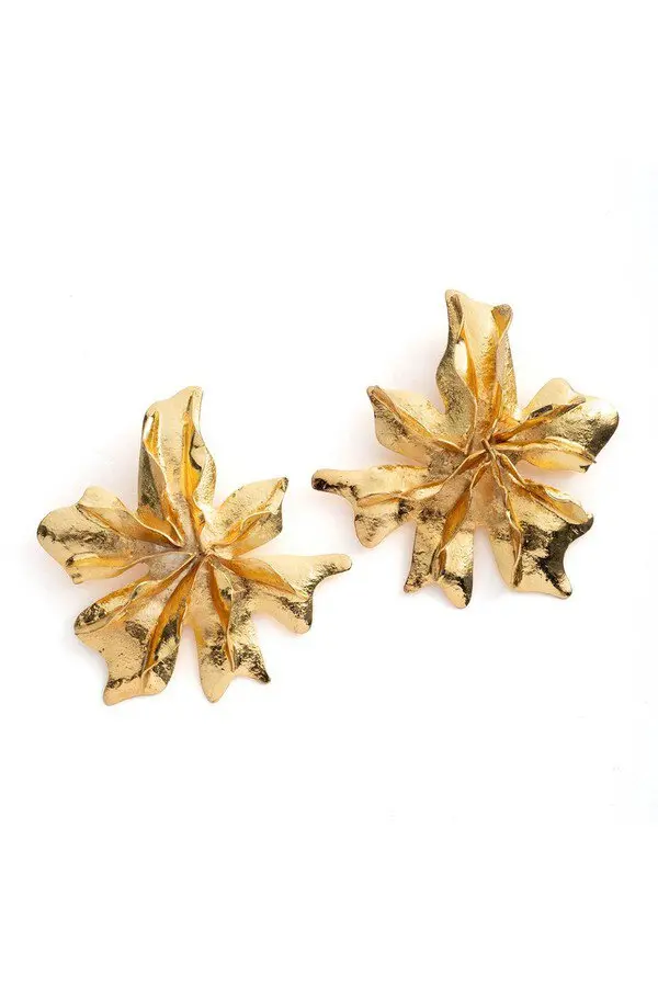 Natori Plated Brass Floral Clip On Earrings - Gold
